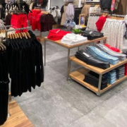 Online kleding veilingen - FaillissementsDossier.be